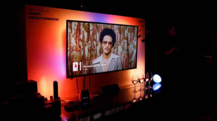 เปิดตัว Philips Hue รุ่นใหม่เปลี่ยนบ้านให้มีสีสัน | IT Genius ...